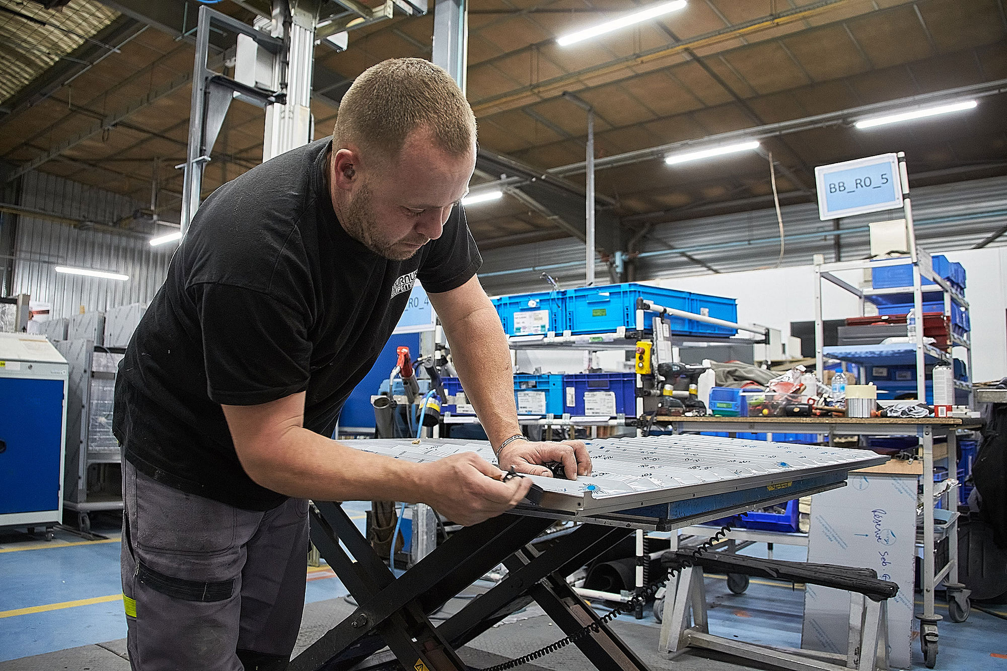 Professional stainless steel kitchen cabinet by Tournus Equipment